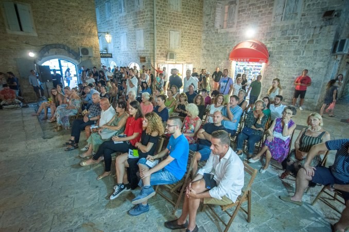 Trg pjesnika – Gost Predrag Zenović – Butua.com – kultura i kulturni ...